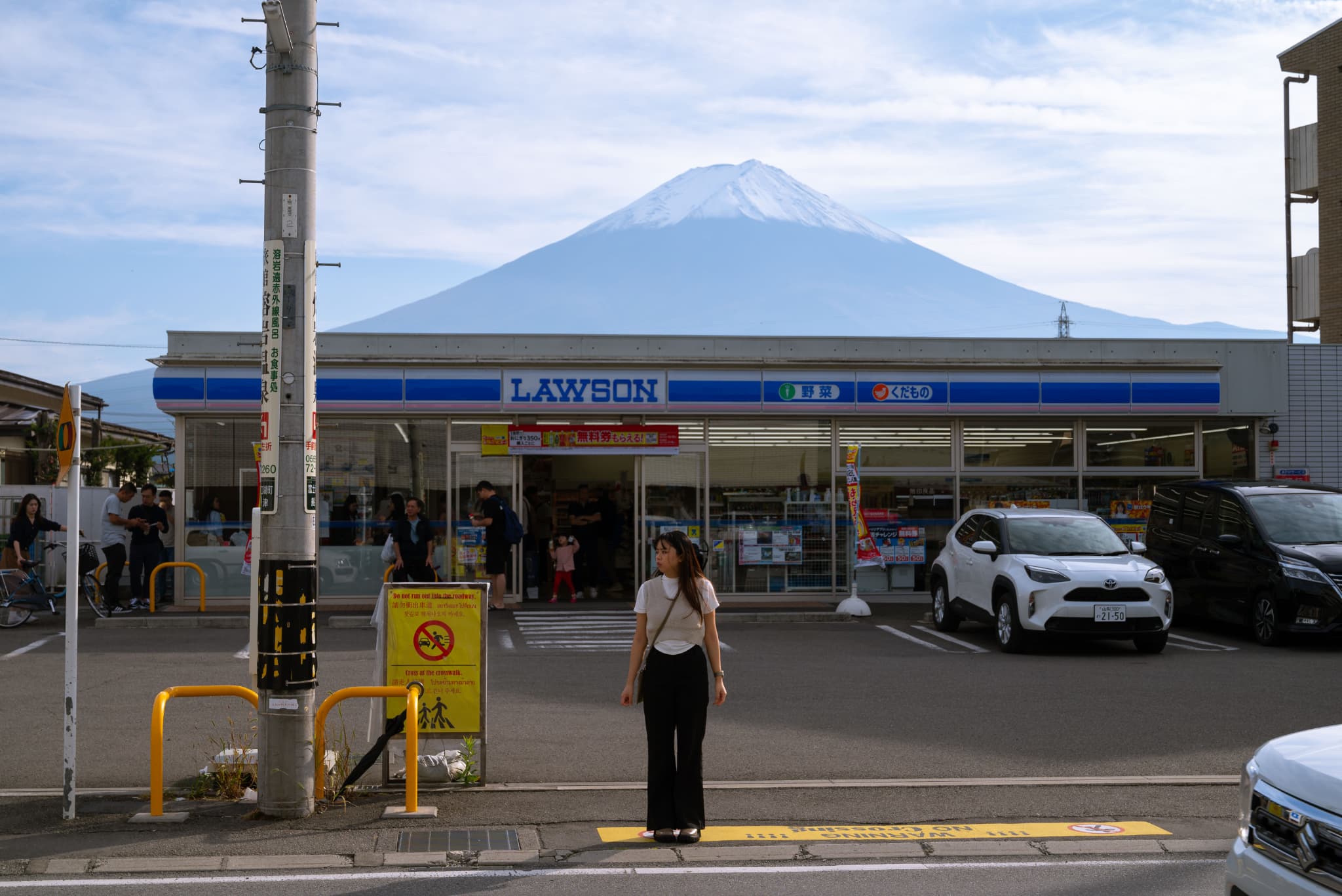 【ローソンのロゴに込められた意味とは】歴史やデザイナーについて解説します - てれすたデザイン